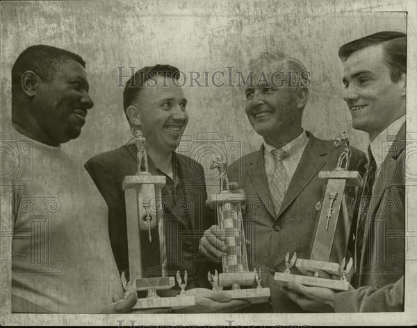 1968 Press Photo YMCA Softball league winners with trophies in Albany ...