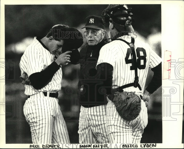 Press Photo New York Yankees pictcher Mike Draper receives instruction ...