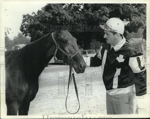 Press Photo Joe Landers of Saratoga Harness with Maud's Pride ...