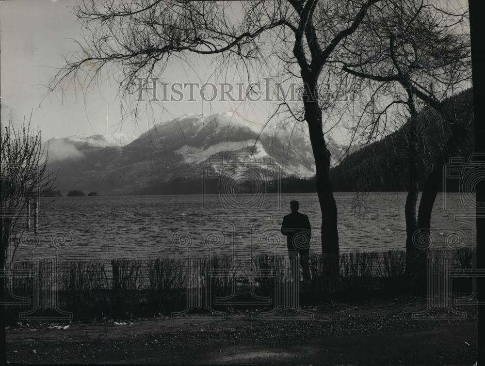 1954 Press Photo Harrison Lake in British Columbia - spa68792 ...