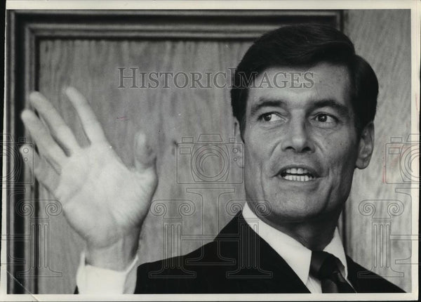 Politician Phillip Crane waves to crowd, 1979 vintage press photo print ...