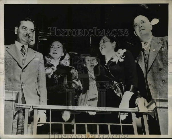 1944 Press Photo Harry Kelly, Thomas Dewey & Wives in Lansing, Michiga ...