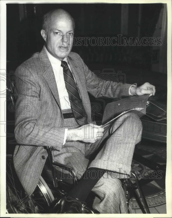 Senator John East talks with reporters in Washington, 1982 vintage ...