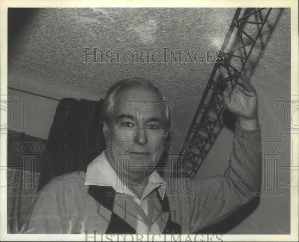 Stage flying expert Peter Foy in the United States, 1982 vintage press ...