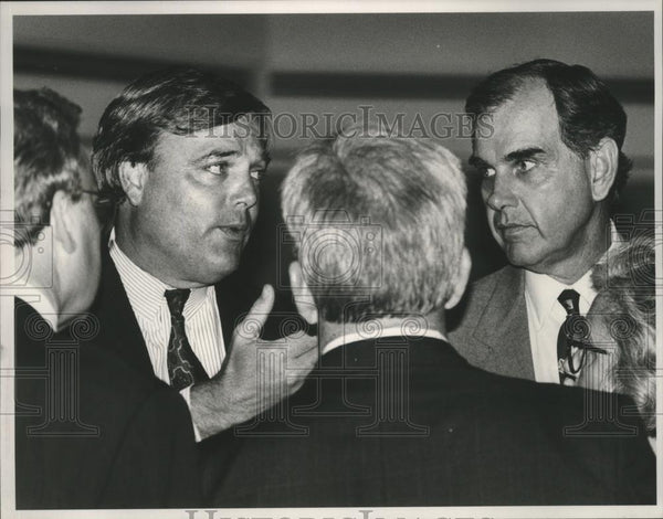 Jim Folsom Jr. talks with Senators about General Fund Budget, 1991 ...