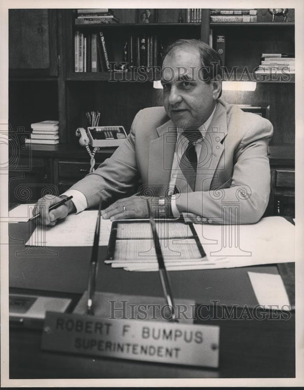 Robert Bumpus, superintendent, at his desk , 1985 Vintage Press Photo ...