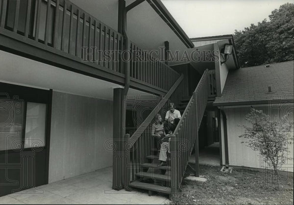 In Ensley, the Horizon Apartments' Angie Chastain, Tom Posey, 1982 ...