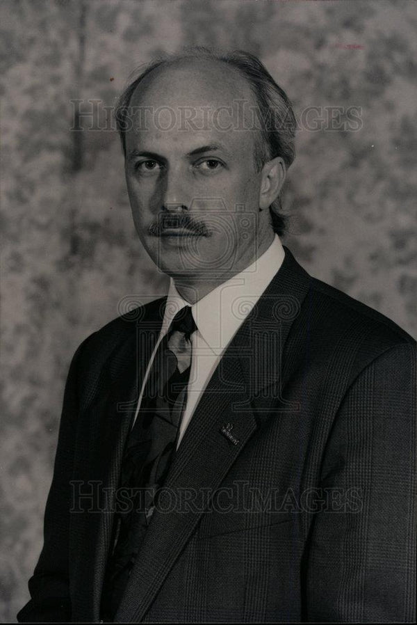 1995 Press Photo Tom Naughton Edward Mcnamara - dfpd32431 - Historic Images