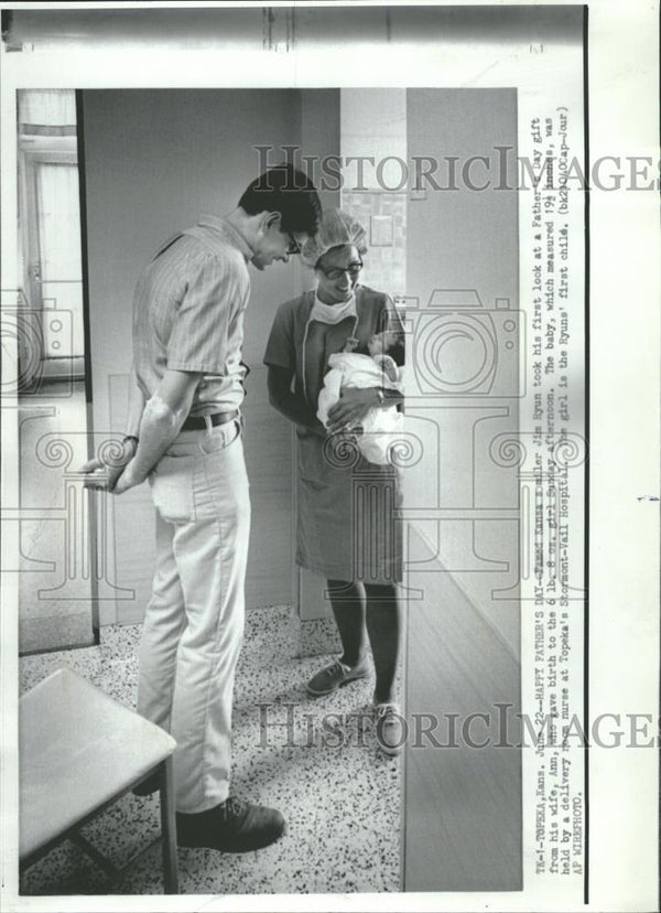 Jim Ryun Fathers Day Ann Girl Birth, 1970 vintage press photo print ...
