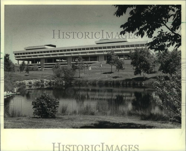 Sentry's headquarters was completed in 1977, 1982 vintage press photo ...