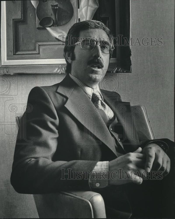 Dr. Art Ulene prescribes seven simple steps to good health, 1977 ...