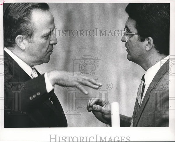 Senators Bill Cabaniss Junior and John Amari on Senate Floor, 1989 ...