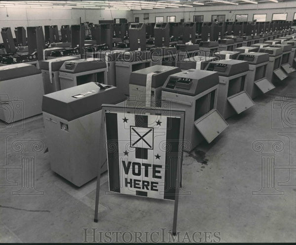 Voting Sign and Voting Machines , 1984 Vintage Press Photo - Historic ...