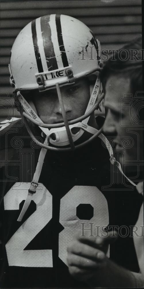 Auburn University's football player Bob Harris & Coach Wallace, 1982 ...