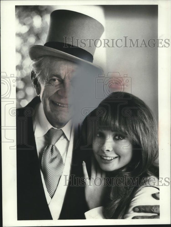 TV Actress Judy Strangis poses with unknown co-star, 1978 vintage press ...