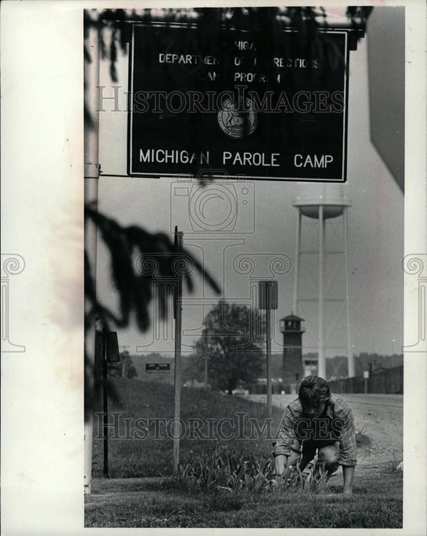 Parole Camp 1981 Vintage Press Photo Print - Historic Images