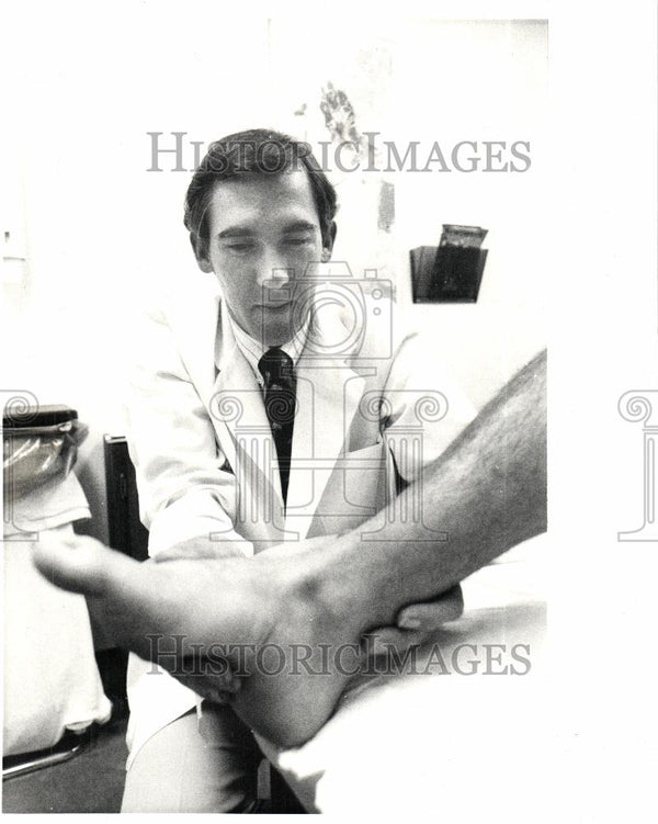 Dr. Robert Teitge Undated Vintage Press Photo Print - Historic Images