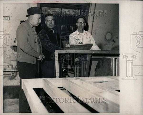 Ed Davis run buck press 1968 Vintage Press Photo Print - Historic Images