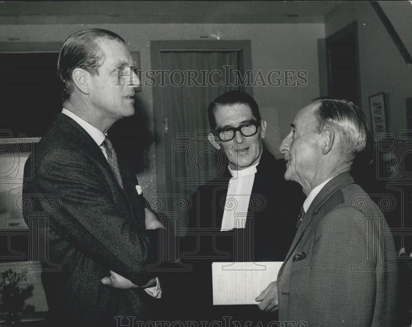 The Duke of Edinburgh shook hands with Mr. Tom Knott 1971 Vintage Press ...