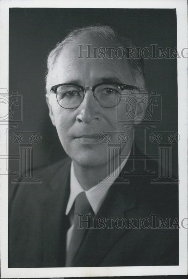 Press Photo George Wald, Professor of Biology at Harvard University ...
