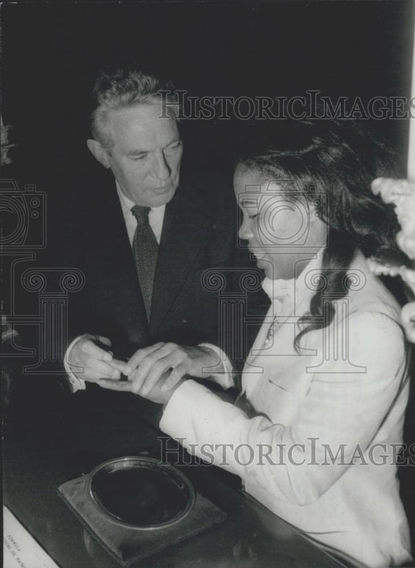 British actor Peter Finch weds Eletha Barret Vintage Press Photo Print ...