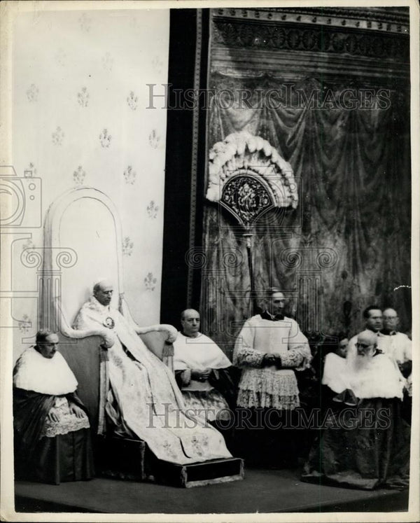 1955 Press Photo The Pope in the Sistine Chapel of the Vatican ...