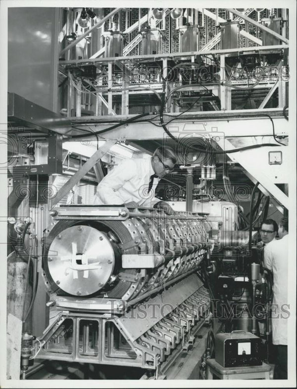 Press Photo The Culham Laboratory,magnetic trap experiment - Historic ...