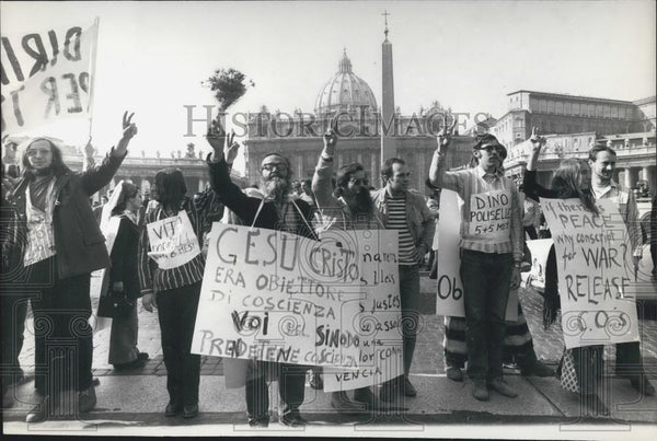1977 Press Photo The march of the Conscientious objections, through Ro ...