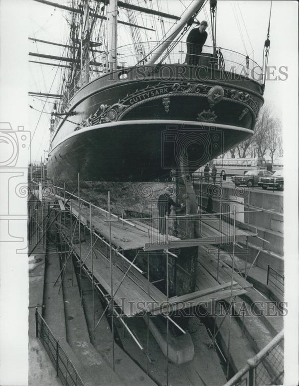 1974 Press Photo Side Frames For Cutty Sark At Greenwich-Remove Copper ...