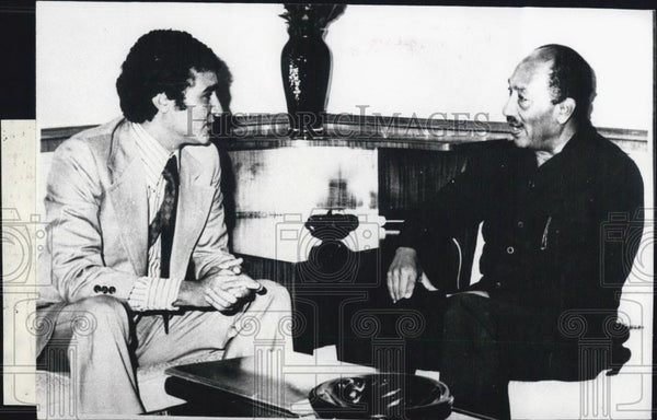 1977 Press Photo Beshir El-Rabti & President Anwar El Sadat of Egypt ...
