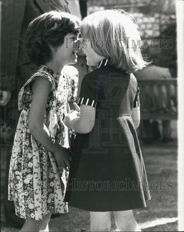 1978 Press Photo Kirsty Leighton & new Miss Pears Sarah Worth ...