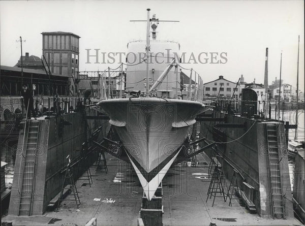 1954 Press Photo The modernist cruiser for saving shipwrecked persons ...