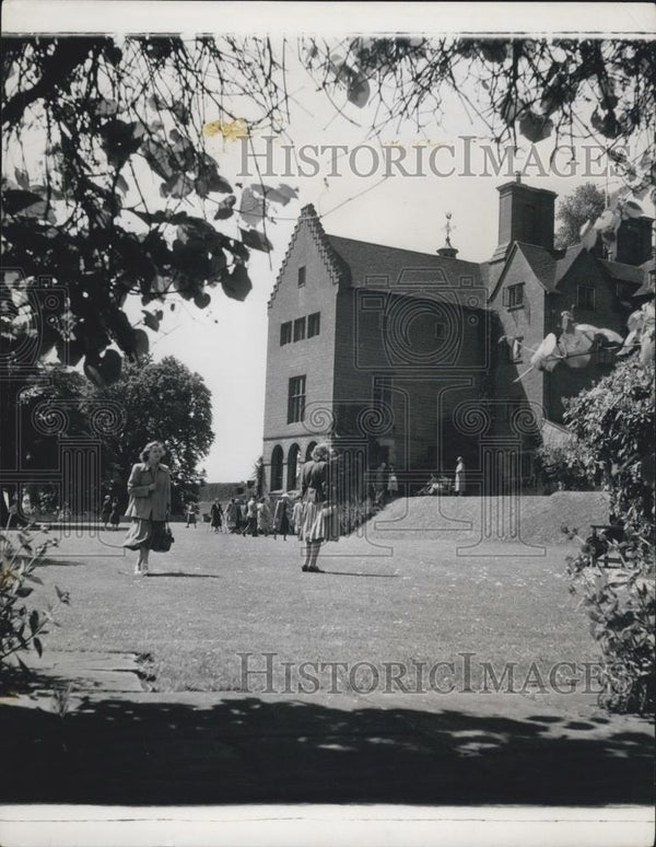 Press Photo Chartwell Manor Grounds Visitors Public Westerham ...