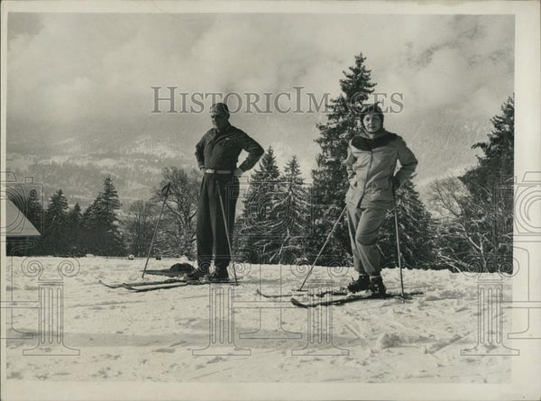 1953 Press Photo General Ridgeway, US Army Recreational Centre, Bavari ...