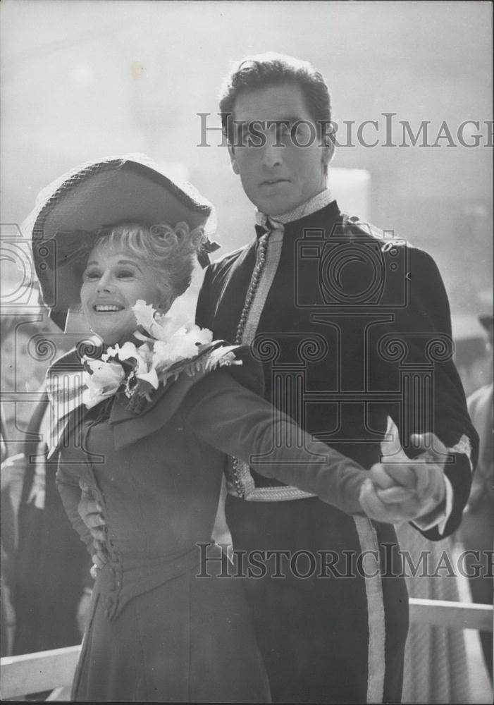1957 Press Photo Actress Eva Gabor, Jacques Bergerac - Historic Images