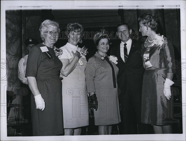 1967 Press Photo Mrs Dorothy Elston, Sen Mary Brooks, Mrs J Volpe ...