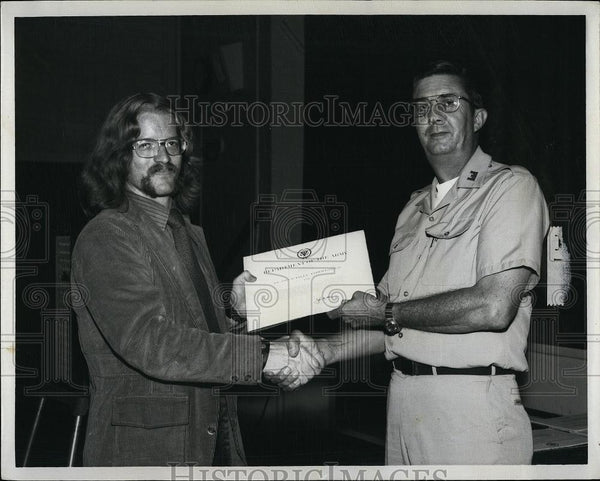 1972 Press Photo William Nuzzo Receiving Award from Colonel John Mason ...