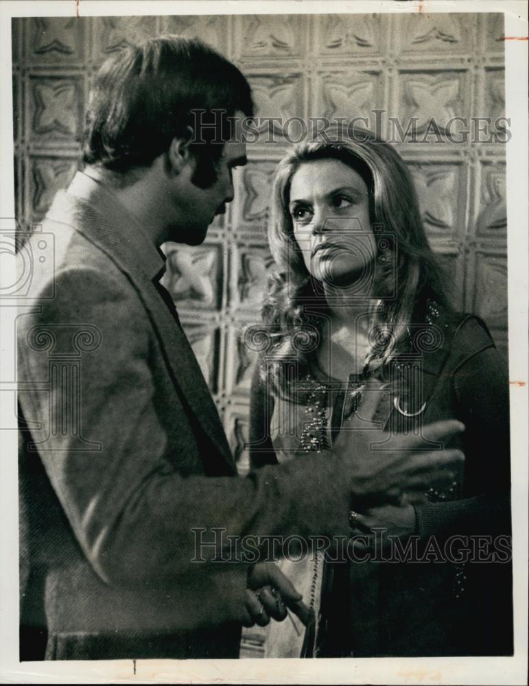1974 Press Photo Burt Reynolds & Dyan Cannon star in "Shamus" - RSL614 ...