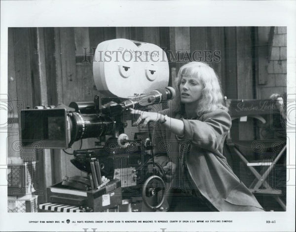 1986 Press Photo Actress Sandra Locke Behind Camera - RSL06169 ...