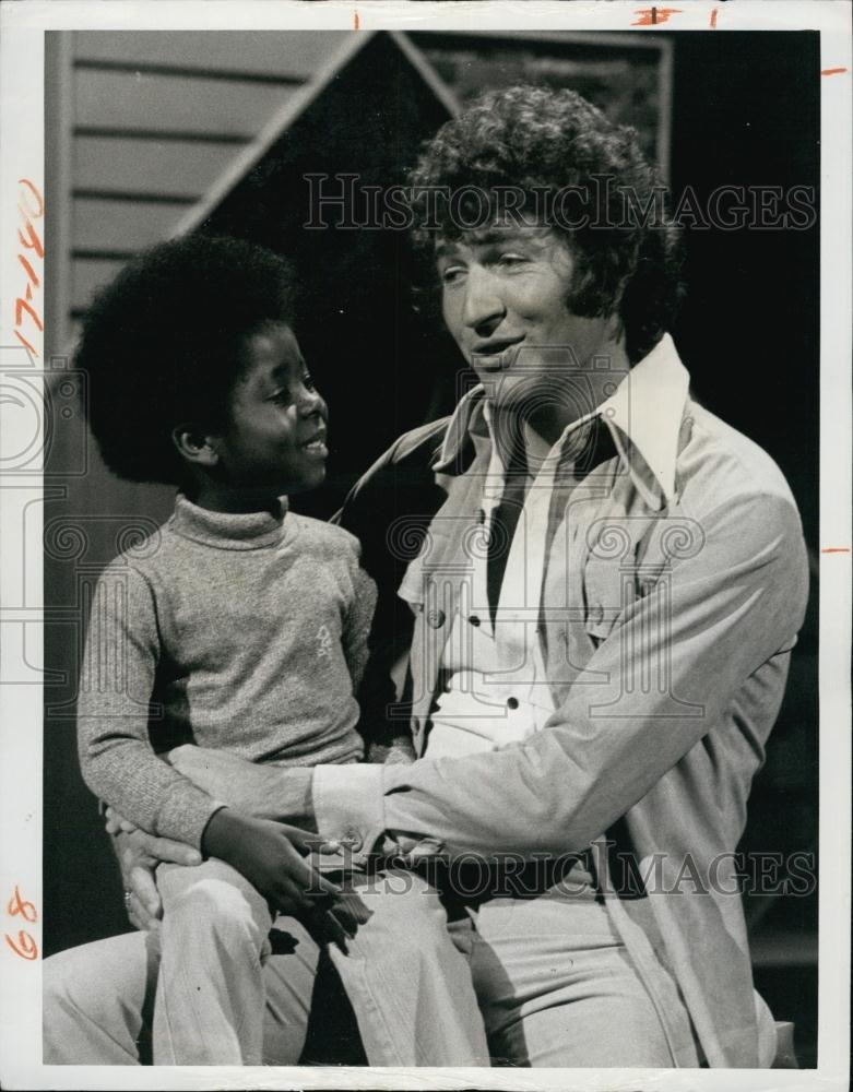 1974 Press Photo Composer Performer Mac Davis Show Rodney Allen Rippy ...