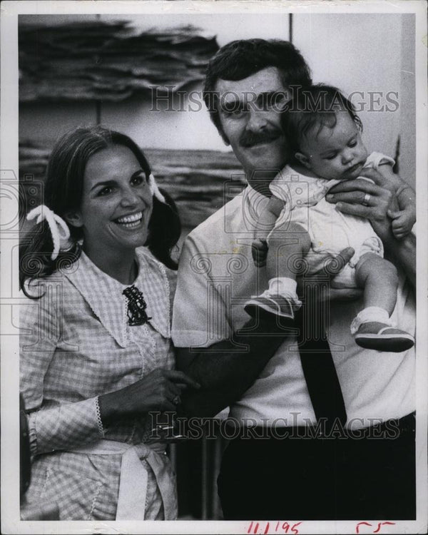 1970 Press Photo Joe Tonelli Chief artist for St Petersburg Times news ...