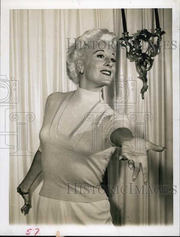 1960 Press Photo Singer Fernanda Mortel - RSL64007 - Historic Images