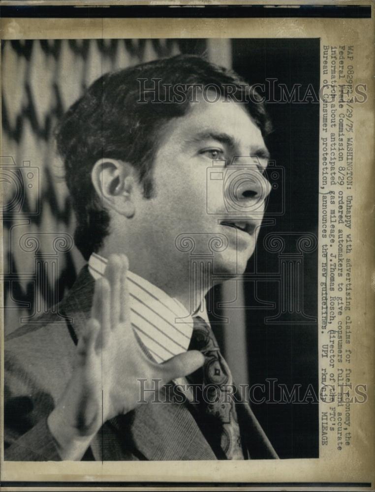 1975 Press Photo J Thomas Rosch director of FTC Consumer Protection ...