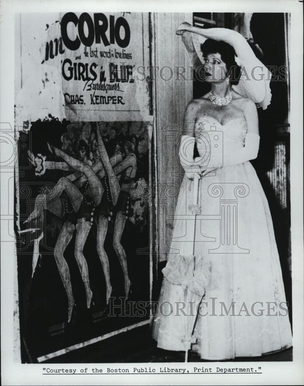 Press Photo Dancer Ann Corio Looks At Poster Advertising "Girls In Blu ...