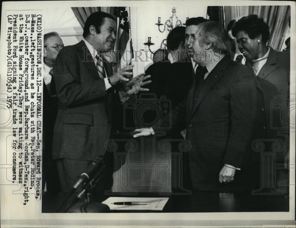 1975 Press Photo Sen Edward Brooke, Rep Peter Rodino, Rep Barbara Jord ...