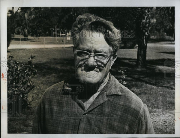 1976 Press Photo Clyde Thompson, Inglis City Commission Candidate, Flo ...