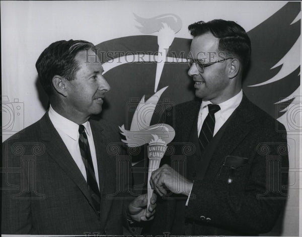 1965 Press Photo Harvard U's United Fund chair, Paul Perry & Wm Claifi ...