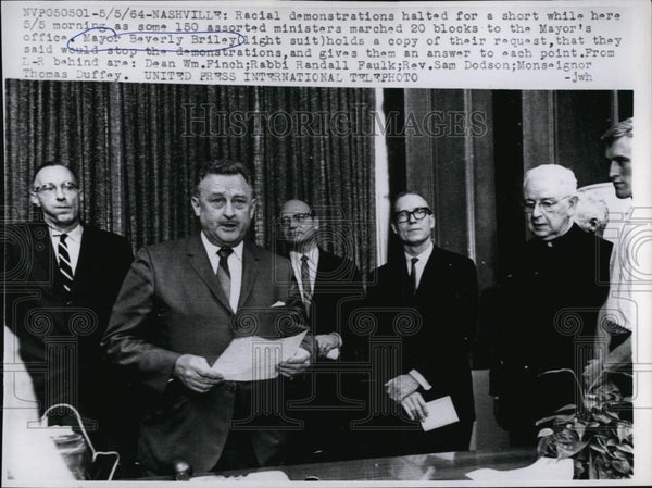 1964 Press Photo Mayor Beverly Briley, Dean Wm Finch, Rabbi Randall Fa ...