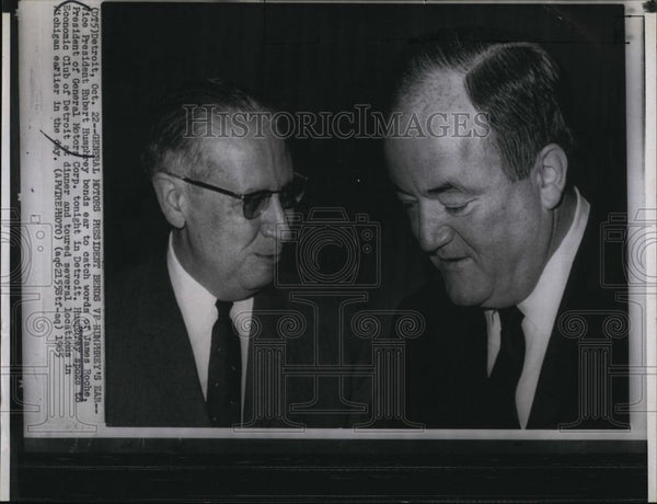 1965 Press Photo Vice President Hubert Humphrey & GMC President James ...
