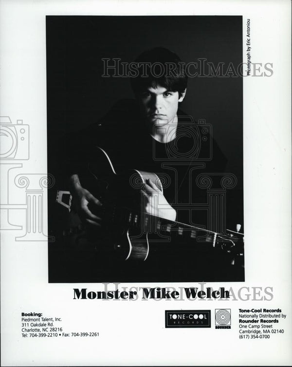 1997 Press Photo Musician "Monster" Mike Welch posing for photo - RSL4 ...